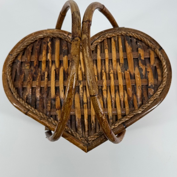 Vintage | Other | Vintage Heart Shaped Wicker Picnic Basket | Poshmark